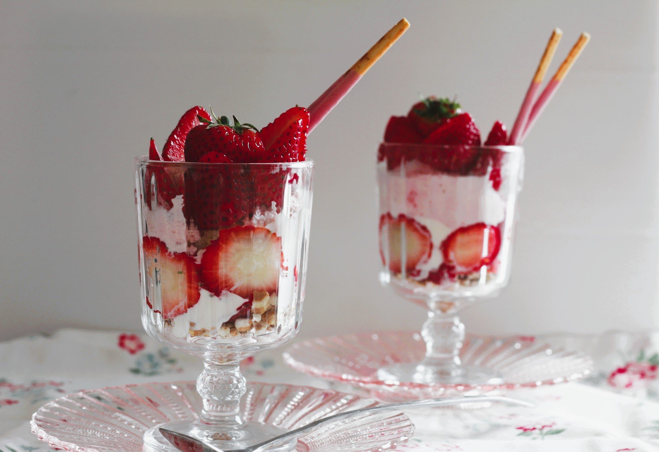 How to Make Strawberry Parfait (Japanese-Style Recipe) – Japanese Taste