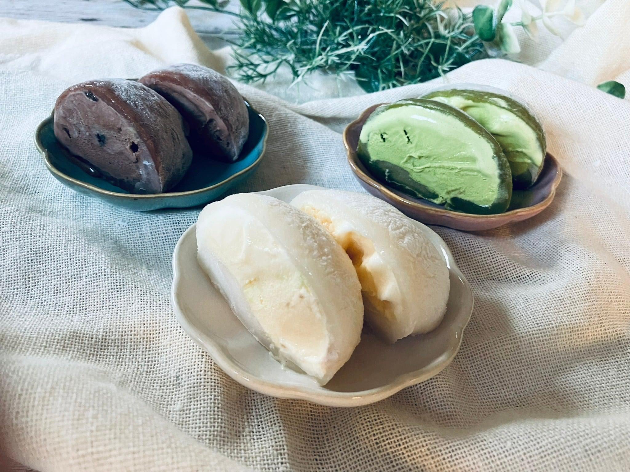 How To Make Mochi Ice Cream At Home (Vanilla, Matcha, & Chocolate ...