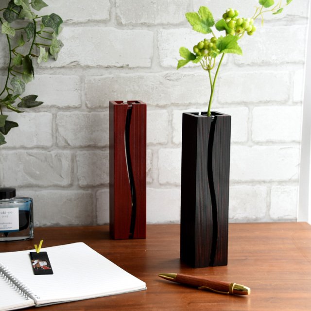 Isuke Wooden Single Flower Wave Vase Dawn